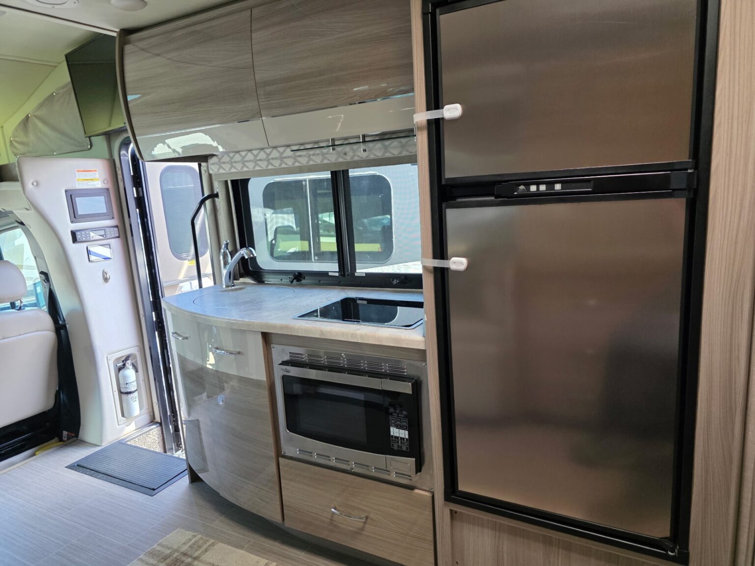 2021 Delano 24TT Mercedes-Benz Diesel Only 22,239 Miles $105,294 + dmv ...